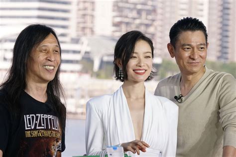 【拆彈專家2】劉德華戴假肢演殘障人士 倪妮做警察圓童年夢 本地 明周娛樂