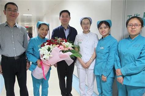 濱州市中心醫院領導親切慰問退休護理前輩和臨床一線護理人員 每日頭條