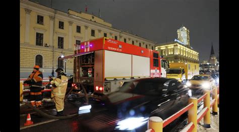 МЧС Пожар на Комсомольской площади в Москве полностью потушен