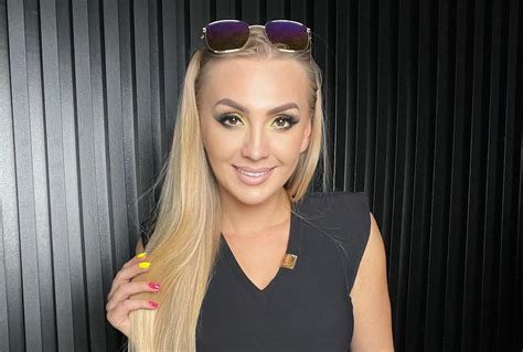 Fani Bogini Żona Dawida Narożnego Zachwycona Projektami „obłęd Wyszczupla Sylwetkę„