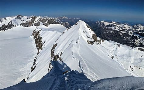 글라루스 우리에서 즐기는 백컨트리 스키 투어 스위스 알프스의 빙하 위로 스키 투어 스키모 등산 고화질 사진 0명에 대한 스톡