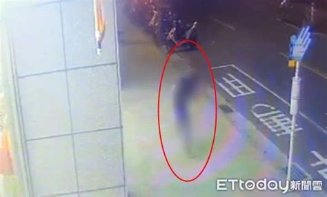 遭圍捕舉槍自戕！他逃亡前揪女友前妻3p被拒 生前最後身影曝 Ettoday社會新聞 Ettoday新聞雲