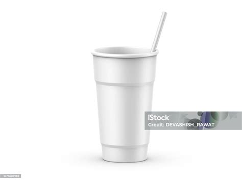 차가운 음료 소다 팝 아이스 티 또는 커피 칵테일 밀크 쉐이크를위한 뚜껑과 빨대가있는 일회용 컵 3d 렌더링 그림 0명에 대한 스톡 사진 및 기타 이미지 Istock