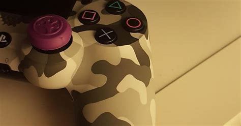 Camo Ps4 Controller Has Mini Controllers As Part Of The Camo Mildlyinteresting
