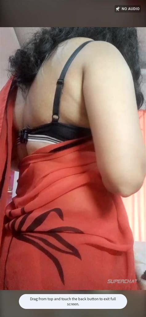 Telugu Aunty Showing Her Solid Figure