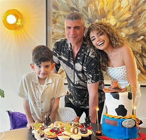 Lideritv Com “საოცარი და მდიდრული ვილა” როგორ გამოიყურება თურქი მსახიობის ოზჩან დენისის