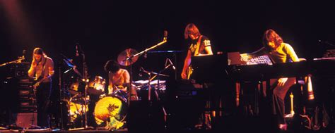 Who Wrote The Classic Nursery Rhyme Hey Diddle Diddle