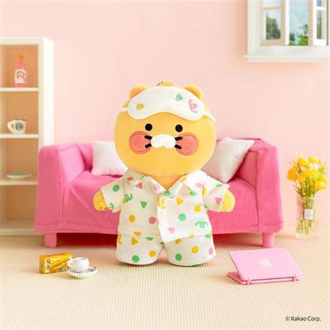 카카오프렌즈 Kakao Friends 우리가 누구게 새로운 프렌즈의 등장 골골즈랑 친구하면 새로운 친구들의 엉뚱발랄 이모티콘을 𝙜𝙚𝙩할 수 있어요 🎁 골골즈랑