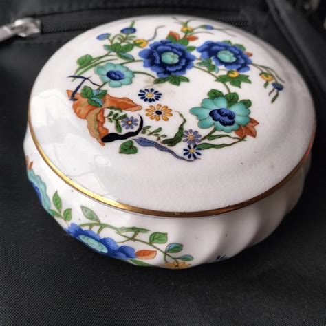 Фарфорова шкатулка скринька на дрібнички є з двох колекцій Aynsley — ціна 650 грн у