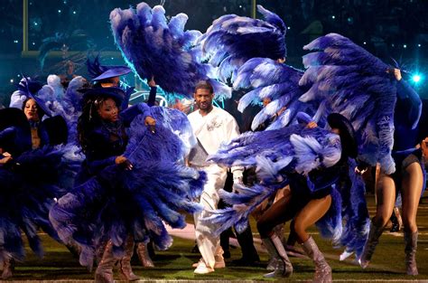 Ushers Super Bowl Halftime Show Photos