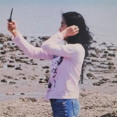 며칠동안 관계 형성 에 관한 고민을 푹 빠졌었다 그리고 어제 아침에 퇴근하고 집으로 도착하기까지 찬양을 계속 들었다 똑같은 찬양 무한반복으로 어찌 그리 아름다운지요