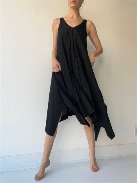 Forme Dexpression Black Short Cloche Dress Havens Chs