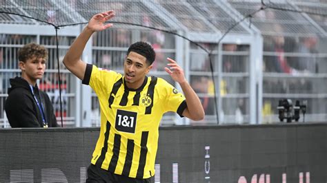 Real Madrid Resmikan Transfer Jude Bellingham Beri Kontrak Hingga 2029
