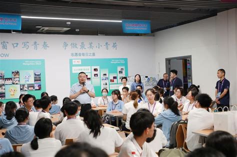 朱斌看望慰问全国u17国际式摔跤锦标赛赛会志愿者 浙江农林大学