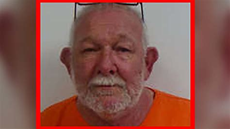 عکس روباه پیر که با دختری بار‌ها رفتار شیطانی داشت جزییات اقتصاد24