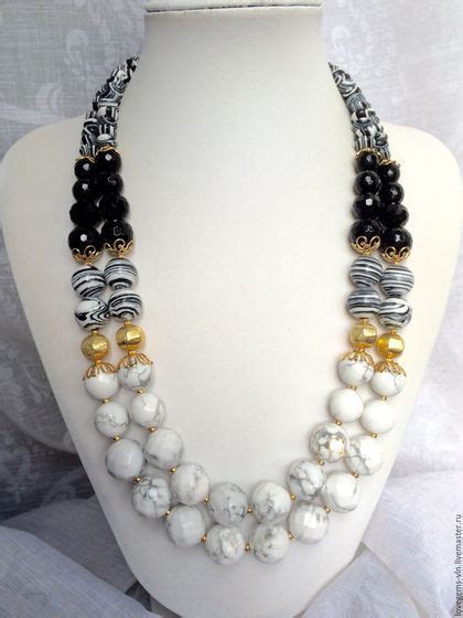 Купить или заказать Колье из натуральных камней КОНТРАСТЫ НАСТРОЕНИЯ в интернет магазине на