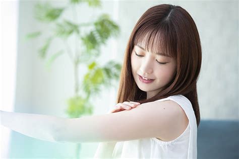 正しい日焼け止めの塗り方を知って紫外線から肌を守ろう｜お役立ちコラム｜基礎化粧品ドモホルンリンクル