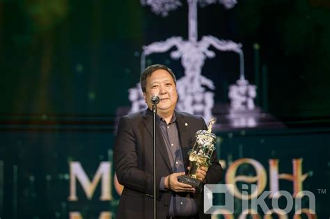 ФОТО “Мөнгөн мод“ ын эзэд