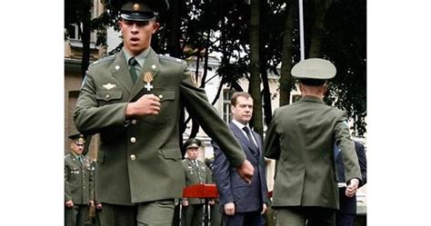 Медведев награди бойци от войната срещу Грузия