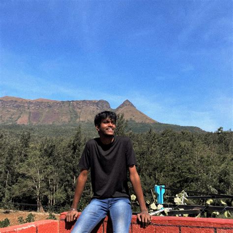 Varadaraj Acharya Medium