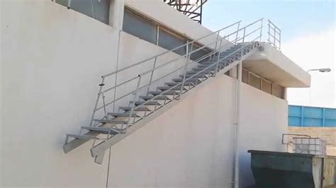 Μεταλλική σκάλα με μηχανική ανύψωση Youtube