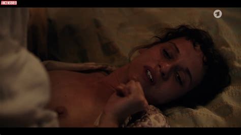 Kristin Suckow Nude Pics Page 1