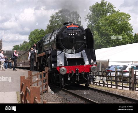 Br Standard Class 9f Number 92214 At Rothley Station On The Gcr Stock