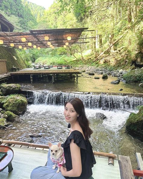 松原伊予菜さんのインスタグラム写真 松原伊予菜Instagram 実家帰省した時に貴船神社とOKの川床に お母さんとちゃみと