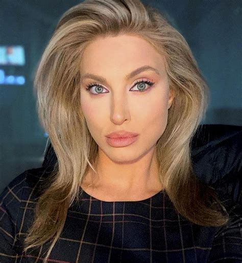 Gwiazda Tvp W Sk Pym Bikini Dumnie Eksponuje Cia O Trzeba Pokazywa