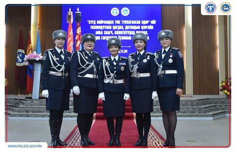 Цагдаагийн хурандаа цолыг таван эмэгтэй алба хаагчид олгожээ