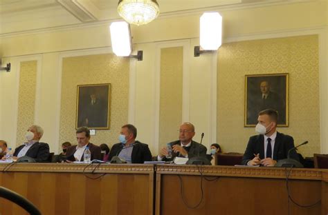 Работодатели и синдикати на среща в Народното събрание за Националния план за възстановяване и