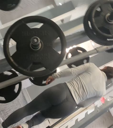Latina In Grey Leggings At My Community Gym Spandex Leggings And Yoga