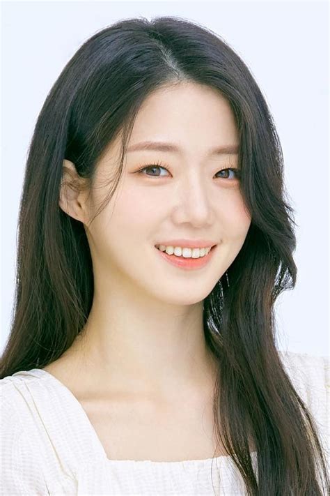 Shin Ji Yeon Wiki Biography Age Gallery Spouse And More