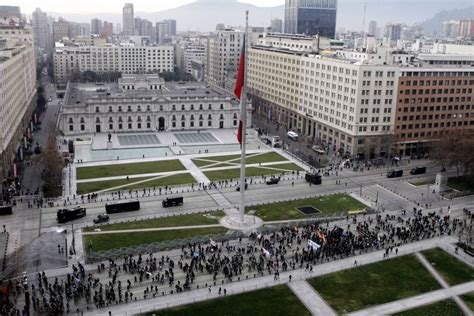 Fotos Nueva Marcha Estudiantil Convocada Por La Confech Res Publica