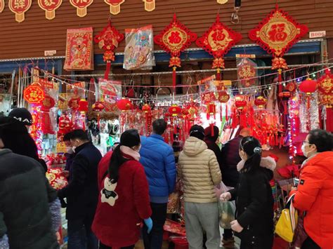 超1万平方米 网红菜场” 年货多 人气旺 爱申活暖心春新浪上海新浪网