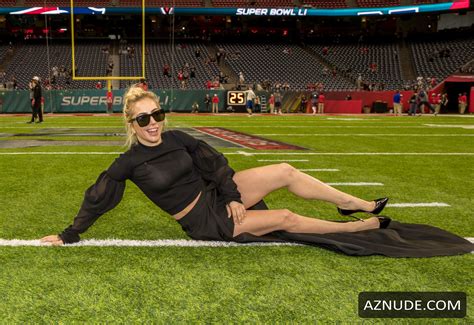 Lady Gaga Flashes Her Panties For Super Bowl 2017 At Nrg Stadium In