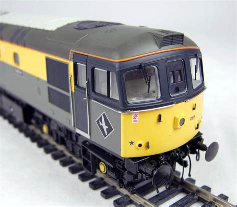 Heljan 3300 Class 330 Diesel Sealion 33065 In Civil Hattons