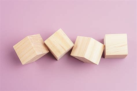 도시 내부의 나무 큐브 3d 그림 파란색과 나무 큐브 고화질 사진 사진 배경 일러스트 및 사진 무료 다운로드 Pngtree