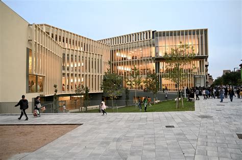 Gallery Of Pilarín Bayés Library In Vic Toni Casamor Bcq Arquitectura 2
