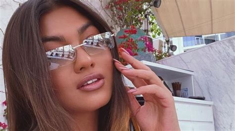 Dari Pekerja Restoran Sampai Jadi Model Ini Perjalanan Karier Ruby Wong