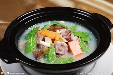 凉瓜排骨煲摄影图传统美食餐饮美食摄影图库昵图网