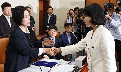 최민희 “저와 싸우려 하시면 안 된다” 금주의 눈살