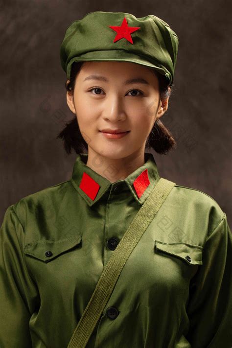 青年女人的军装形象图片 包图网企业站