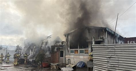 부산 대저동 중고차 부품 창고서 불…3천만 원 재산피해