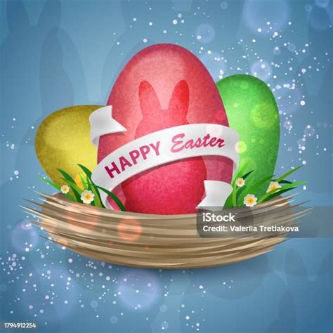 빨강 녹색 토끼의 그림자가 있는 금색 달걀 리본 및 텍스트 풀과 꽃이 있는 둥지에서 행복한 부활절 파란색 배경입니다 벡터