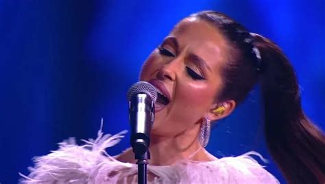 Нюша Целуй Сильные Девочки Новая Песня Года 2025 Смотреть онлайн в поиске Яндекса по Видео