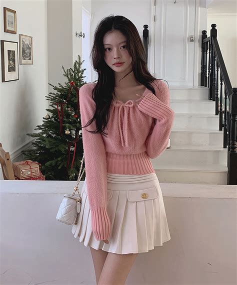 클래식블랑 [털빠짐x앙고라 ] 필링 가슴셔링 스트링 오프숄더 앙고라 니트 겨울 연말룩 하객룩 모헤어 솔잎 라운드넥 긴팔니트 클래식블랑