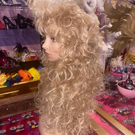 Sandy Honey Blonde Long Synthetic Wig