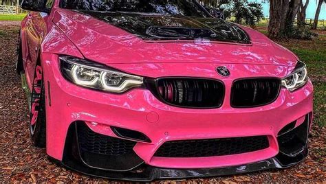 این ب ام و را فقط یک خانم برای رانندگی انتخاب می کند عکس