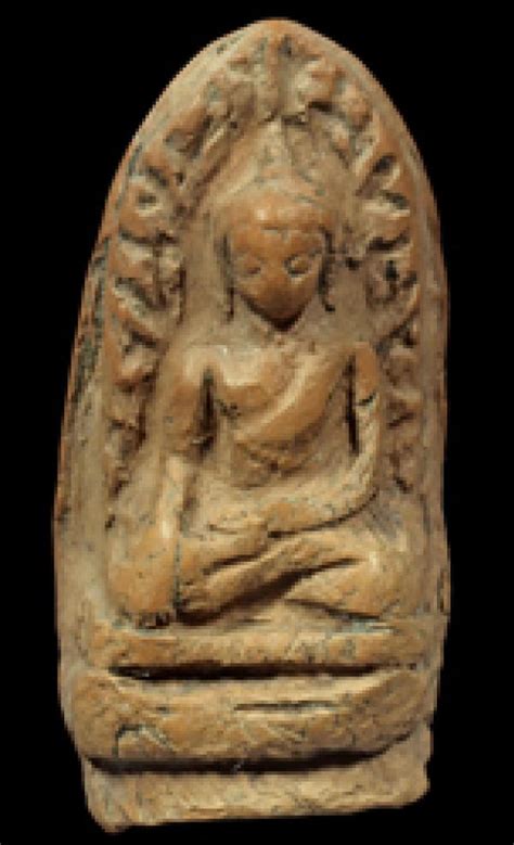 พระรอด กรุวัดมหาวัน พิมพ์กลาง ทางเรารับตรวจเช็คพระเป็นการใช้เครื่องฟลูออเรนเซนแสกนตรวจมวลสาร